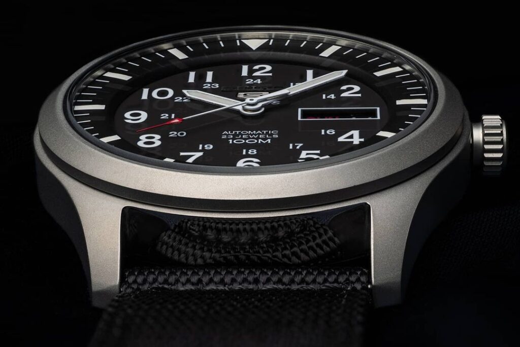 Seiko 5 Sports Black Field JDM SNZG15J1 - Corvus
